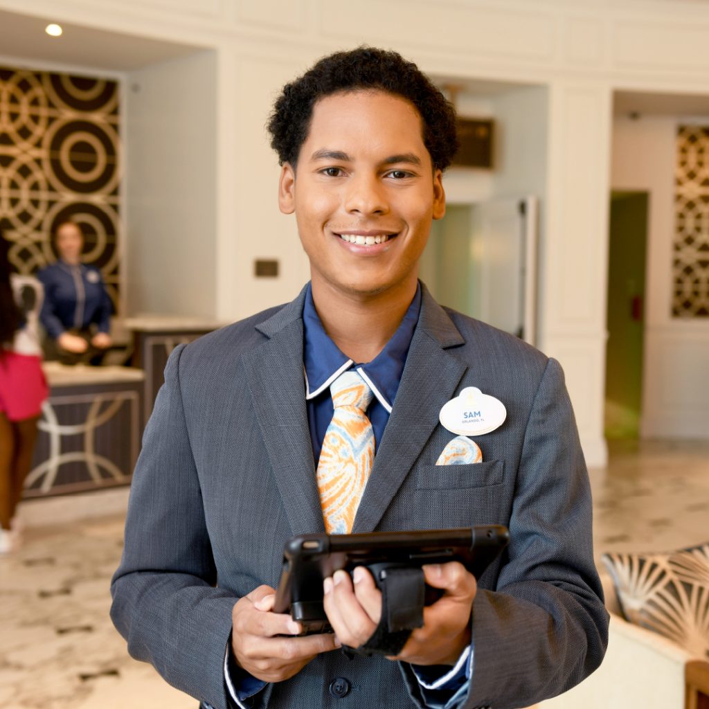 Disney College Program applications are OPEN! Apply today! - Life at Disney